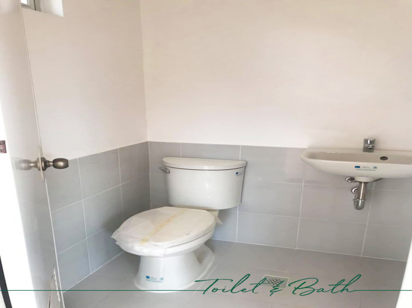 5BR House and Lot in Alijis, Bacolod