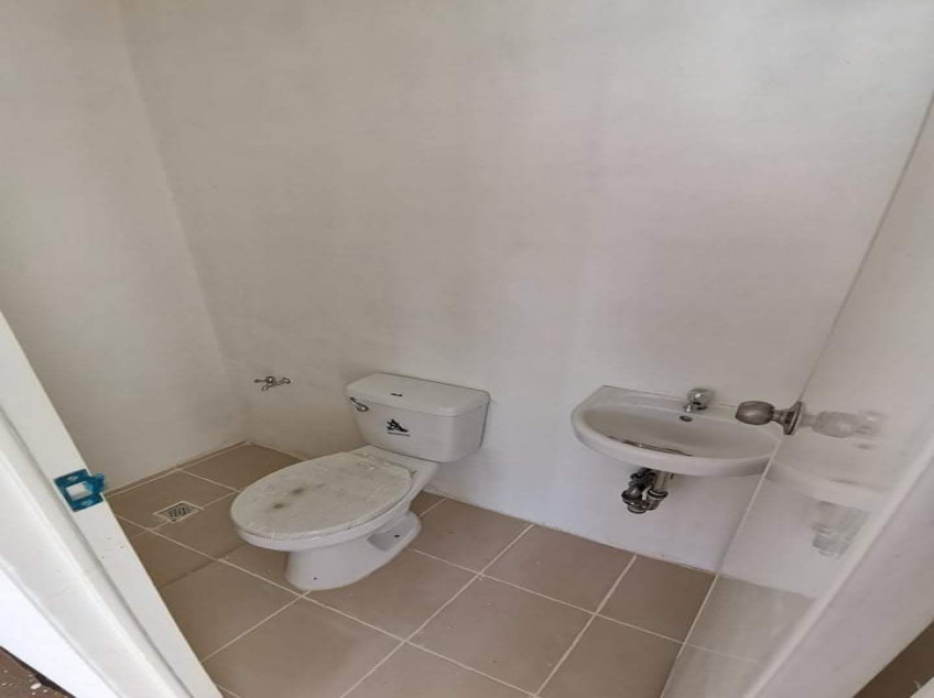 ELENA ROWHOUSE - INNER UNTI AT EMPRESA HOMES MARIVELES, BATAAN