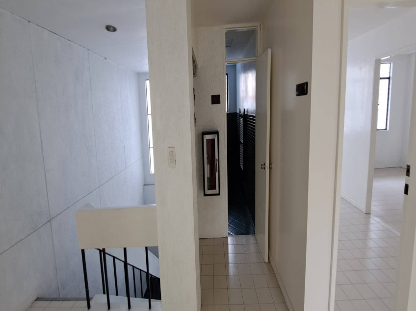 Commercial Building, 2 storey Building near Manuel Roxas High School