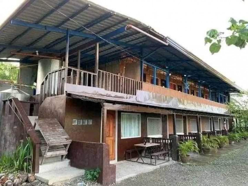 Beach resort with 5 meters private road from the highway