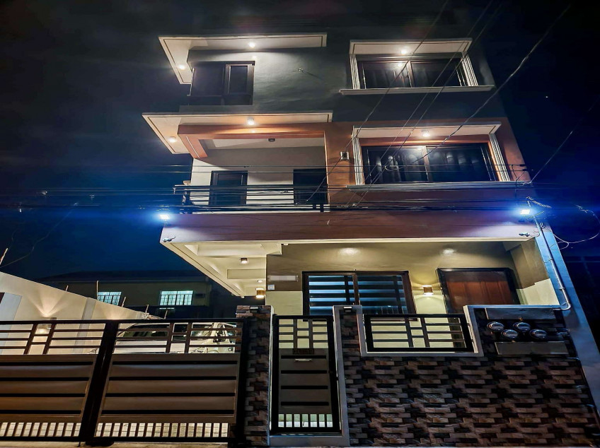 3 Storey with Roofdeck Residential House in Taguig City