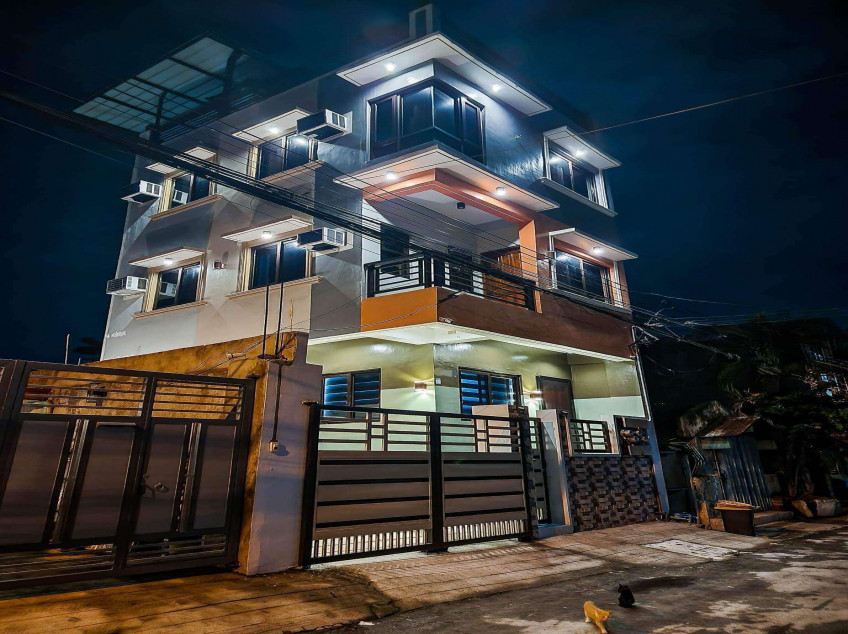 3 Storey with Roofdeck Residential House in Taguig City