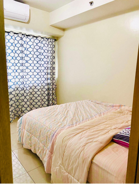 One-bedroom With Balcony At Shell Residences Pasay