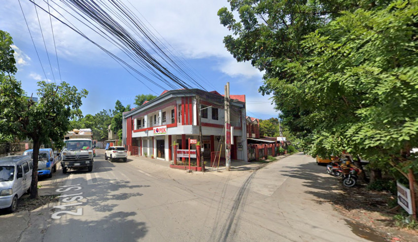 Commercial Building With Apartments In Cagayan De Oro - Income Generating