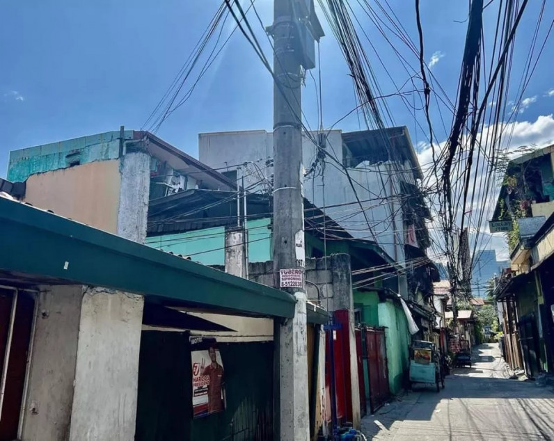 Residential Building Plus Old House For Sale With Income East Rembo Taguig