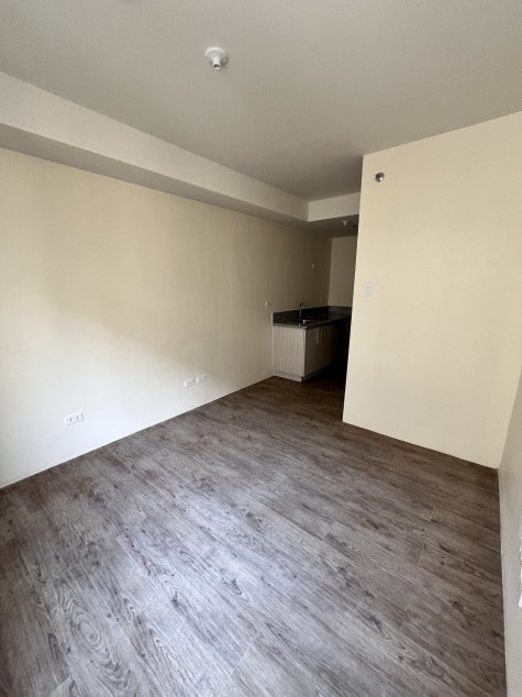 Studio Unit For Rent Along Sta. Rosa-Tagaytay Road