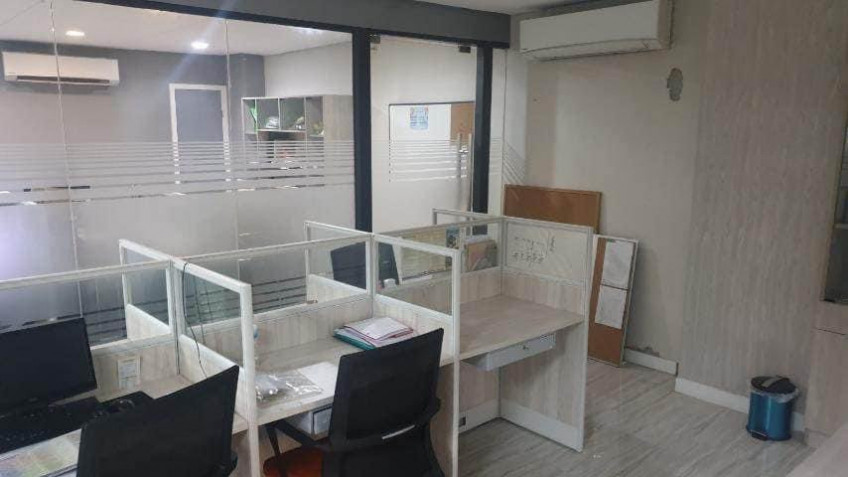 220M - 6th Storey Office Building FOR SALE in Mandaluyong