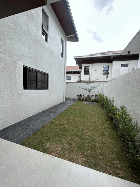 For Sale: Brand New 4-Bedroom House at Geneva Gardens