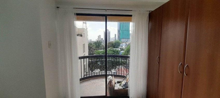 Studio Unit With Parking At El Jardin Del Presidente, Sgt. Esguerra ...