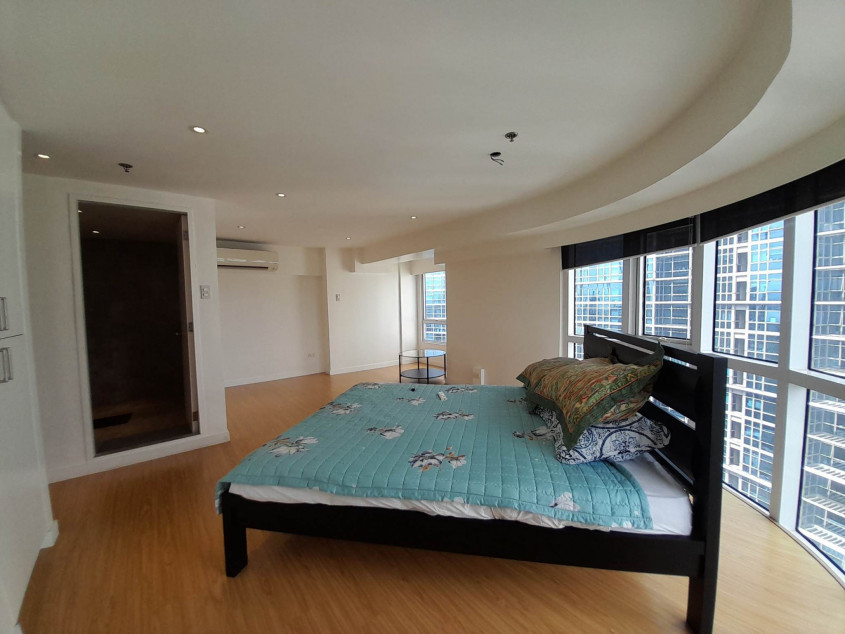 For Sale: 3-Bedroom Unit In Fort Victoria Condominium, BGC, Taguig